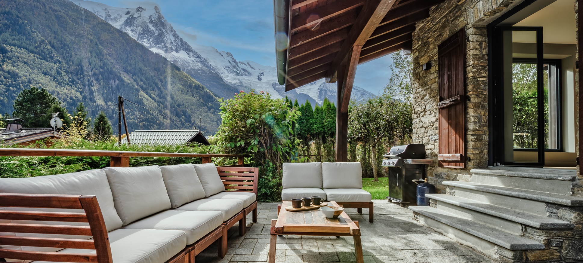Chamonix Accommodation: Chalets & apartments - Mountain Base